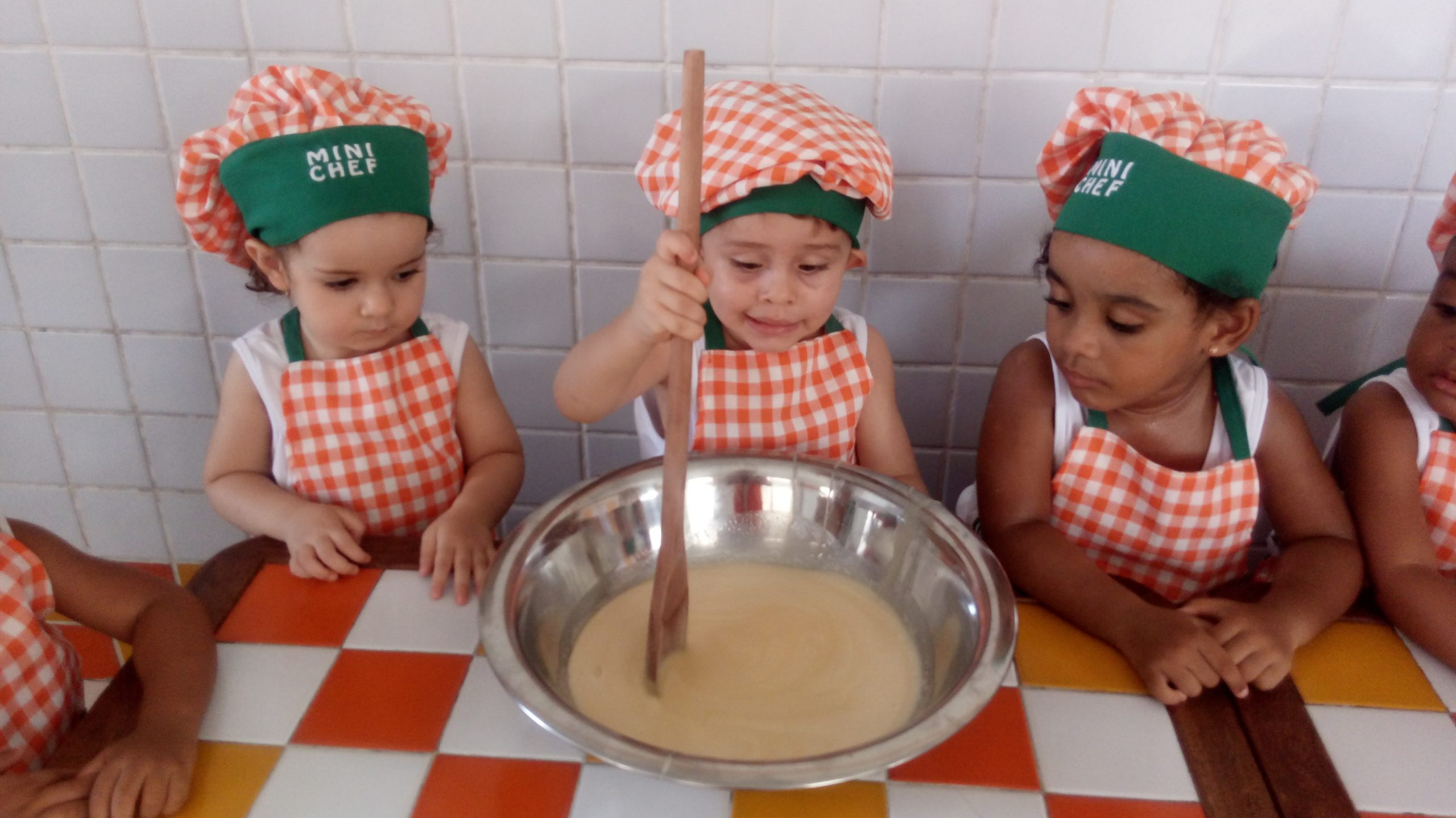 Cozinha - Fazendo Bolo! - Grupo 2 Turma B - VR